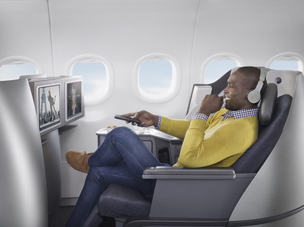 American Airlines Expands Partnership With Apple - Live and Let's Fly
