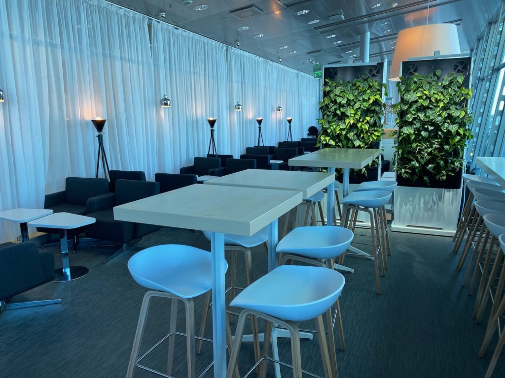 Review: Finnair Schengen Lounge Helsinki (HEL) - Live and Let's Fly