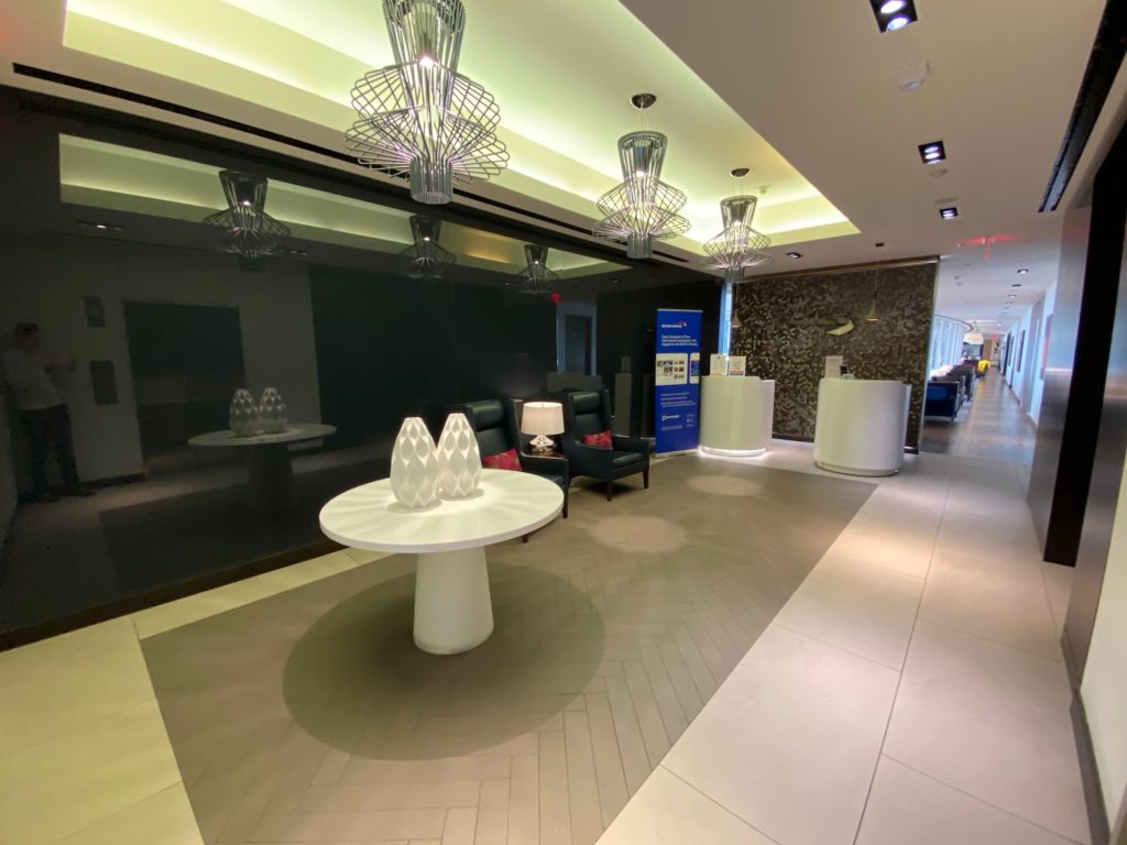 Review: British Airways Lounge Washington Dulles (IAD) - Live and Let's Fly