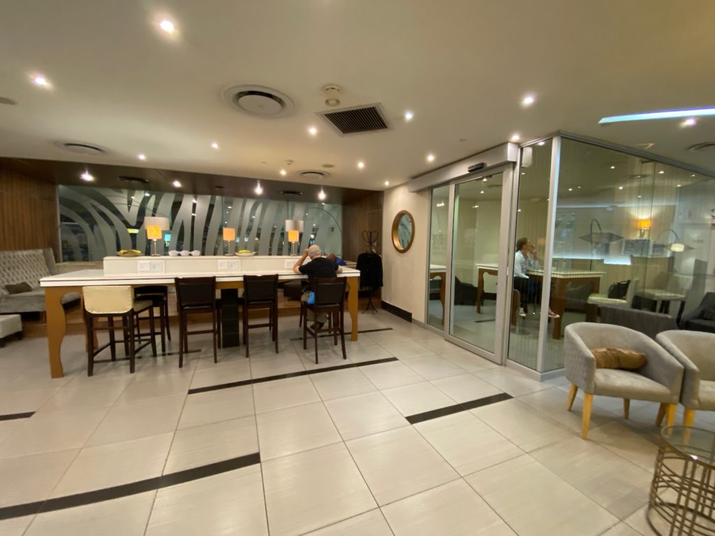 Review: Mashonzha Lounge Johannesburg (JNB) - Live and Let's Fly