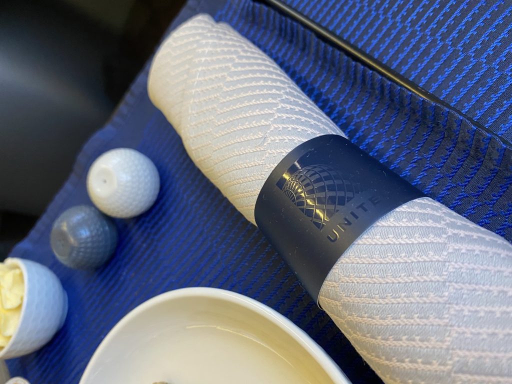 United Airlines Upgrades Onboard Meals...For Crew Members - Live and ...