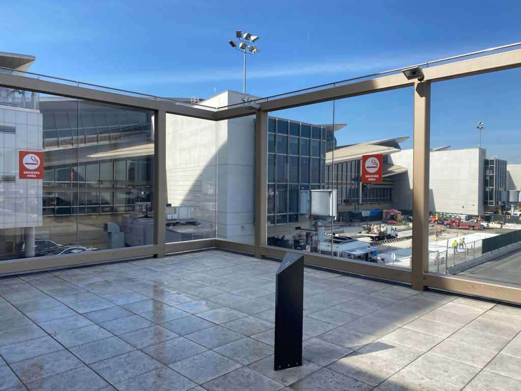 Where To Smoke At Los Angeles International Airport (LAX) - Live and ...