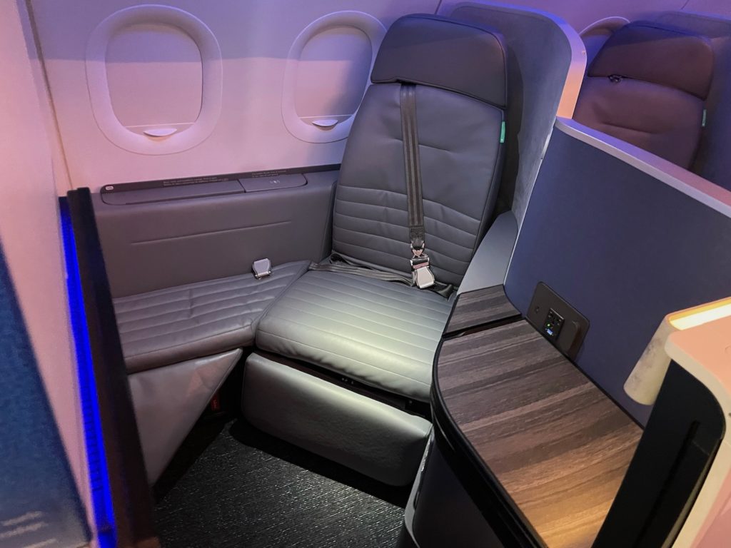 Photo Tour: JetBlue A321neo With New Mint Business Class - Live and Let ...