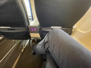 Review: United Airlines CRJ-550 First Class - Live and Let's Fly