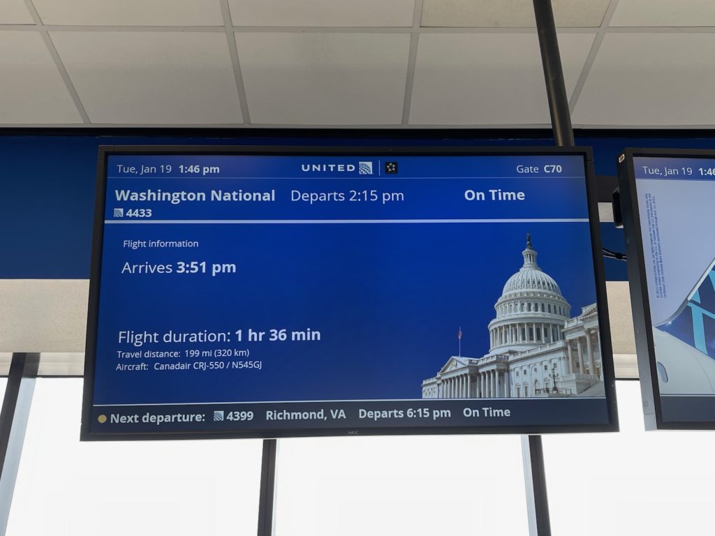 Review: United Airlines CRJ-550 First Class - Live and Let's Fly