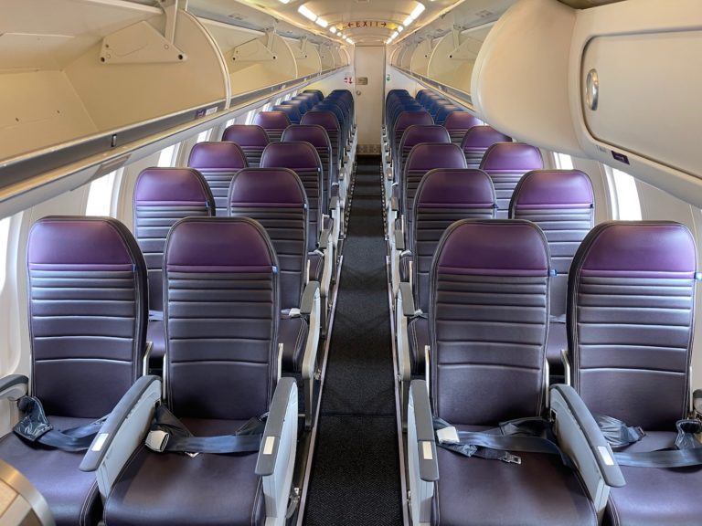 Review: United Airlines CRJ-550 First Class - Live and Let's Fly