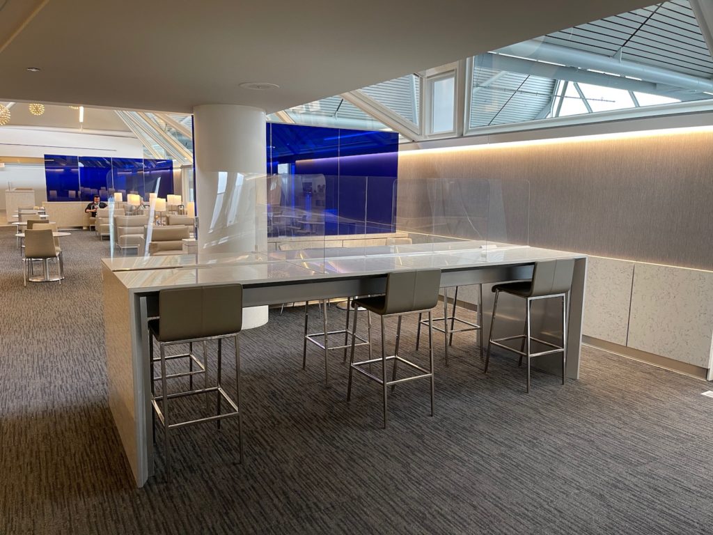 Review: United Club Chicago O’Hare (ORD - B6) - Live and Let's Fly