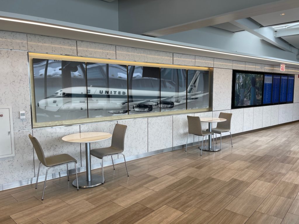 Review: United Club Chicago O’Hare (ORD - B6) - Live and Let's Fly