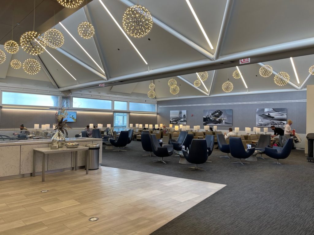 Review: United Club Chicago O’Hare (ORD - B6) - Live and Let's Fly