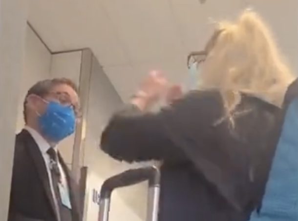 Priceless: American Airlines Gate Agent Advises Obnoxious Passenger To ...