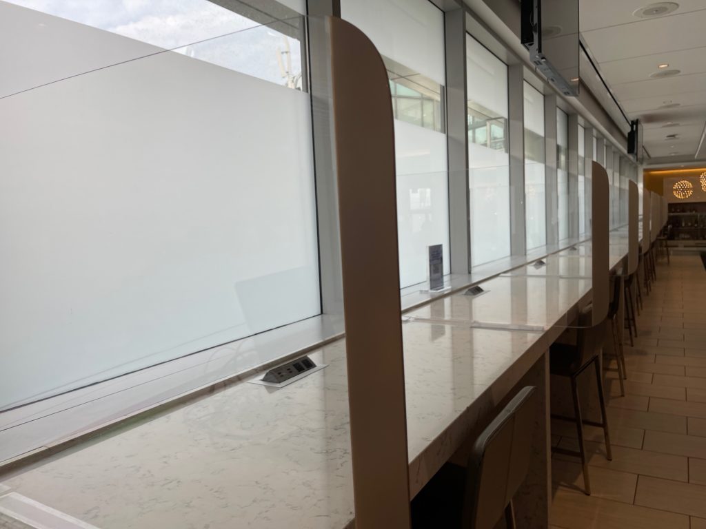 Review: United Club Chicago O’Hare (ORD – B18) - Live and Let's Fly