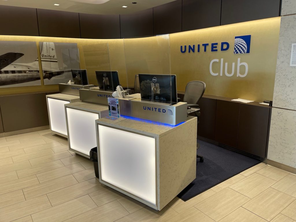 Review: United Club Chicago O’Hare (ORD – B18) - Live and Let's Fly