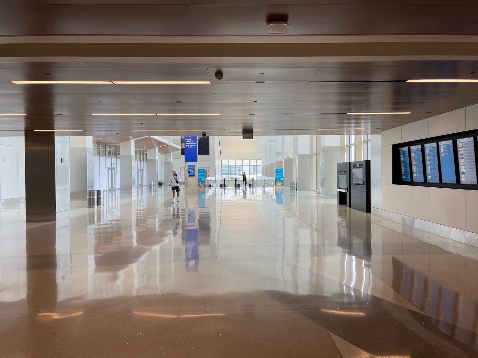 Pictures: Stunning New Midfield Satellite Concourse At LAX - Live and ...