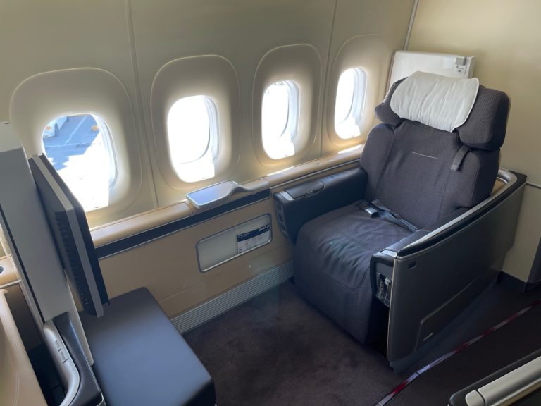 Review: Lufthansa 747 First Class [2021] - Live and Let's Fly