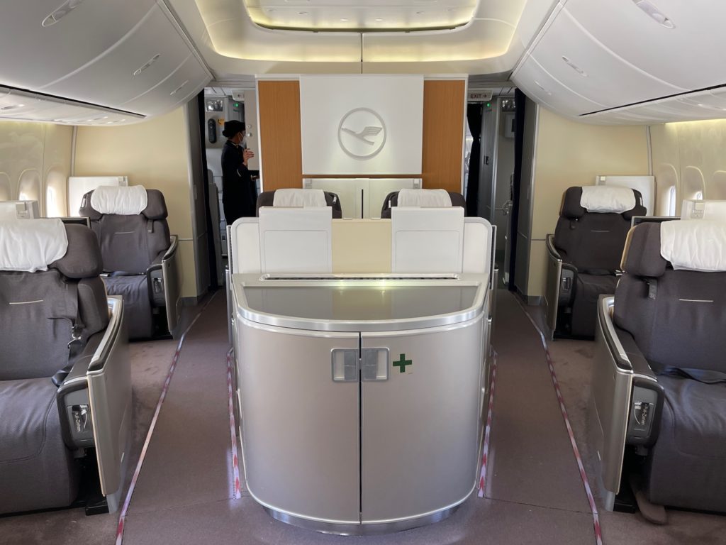 Review: Lufthansa 747 First Class [2021] - Live and Let's Fly