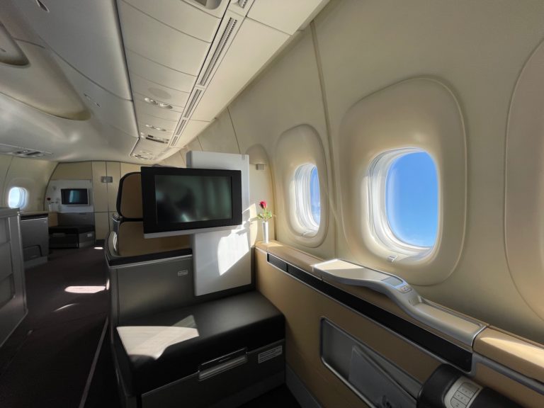 Review: Lufthansa 747 First Class [2021] - Live and Let's Fly