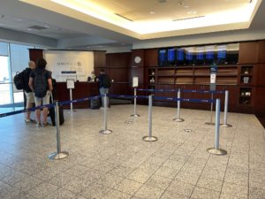 Review: United Club Houston (IAH – Terminal E) - Live and Let's Fly