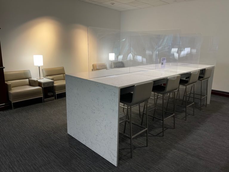 Review: United Club Houston (IAH – Terminal E) - Live and Let's Fly