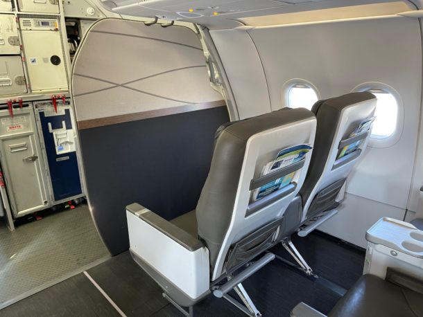 Alaska Airlines A320 First Class In-Flight Review