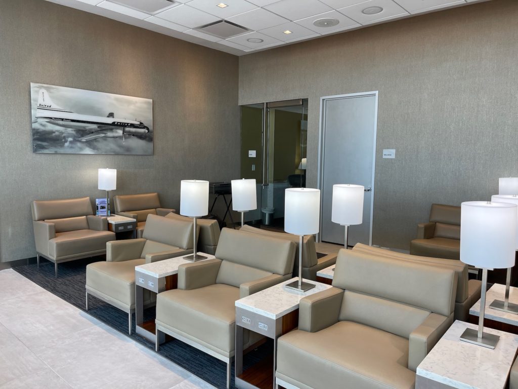 Review: United Club Dallas - Fort Worth (DFW) - Live and Let's Fly