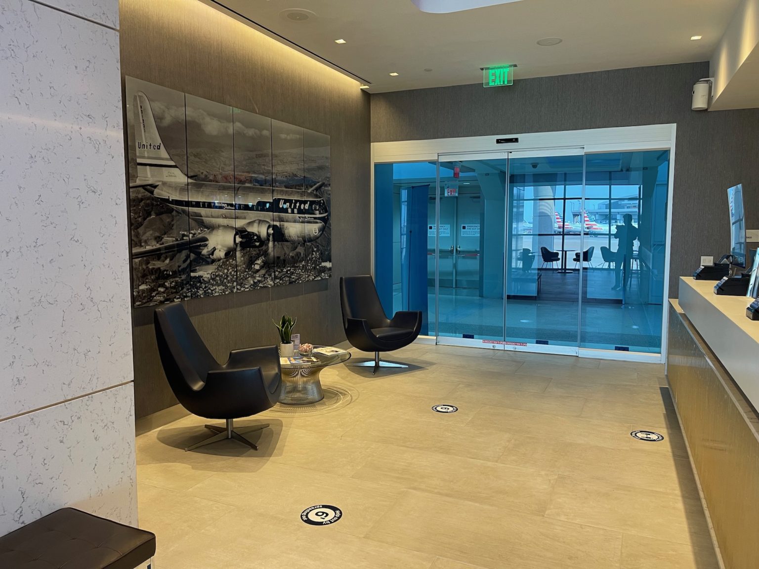 Review: United Club Dallas - Fort Worth (DFW) - Live and Let's Fly