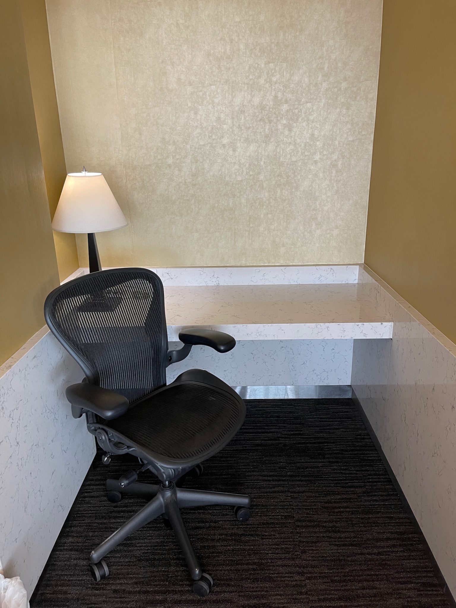 Review: United Club Dallas - Fort Worth (DFW) - Live and Let's Fly