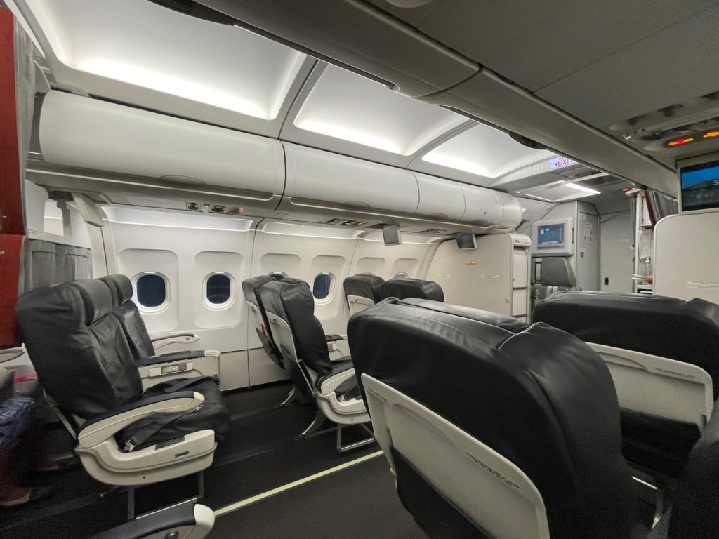 Review: Avianca A320 Business Class - Live and Let's Fly