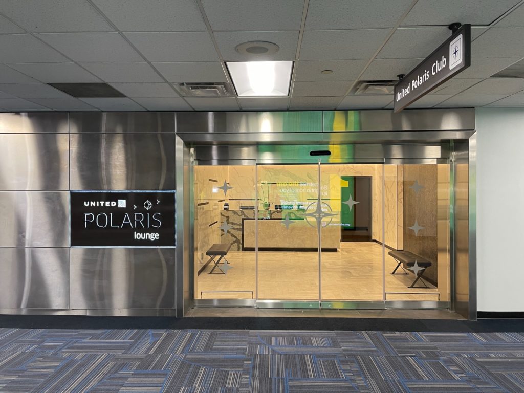 Review: United Airlines Polaris Lounge Washington Dulles (IAD) - Live ...