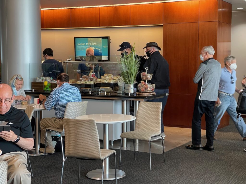 Review: United Club Denver West (DEN) - Live and Let's Fly