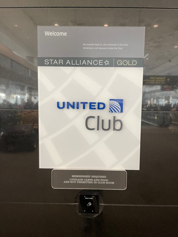 Review: United Club Denver West (DEN) - Live and Let's Fly