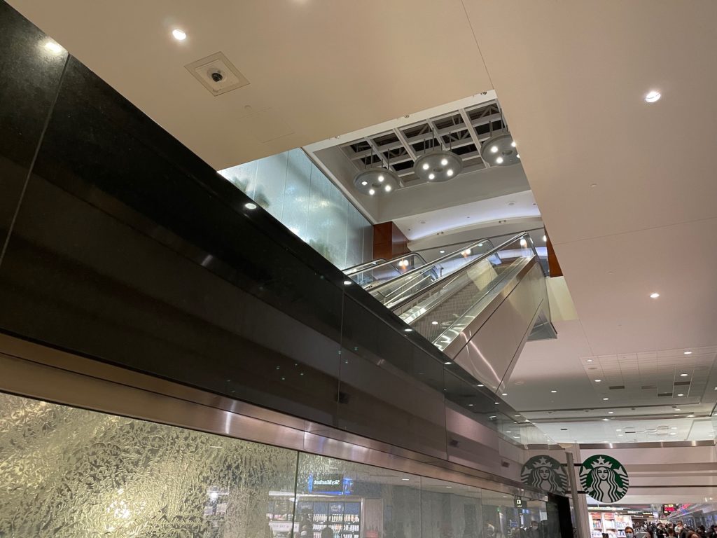 Review: United Club Denver West (DEN) - Live and Let's Fly