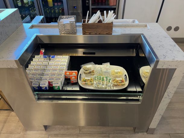 Review: United Club San Francisco (SFO - E Gates) - Live and Let's Fly