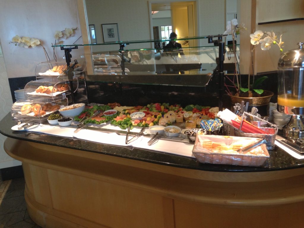 Review: United Club San Francisco (SFO - G Gates) - Live and Let's Fly