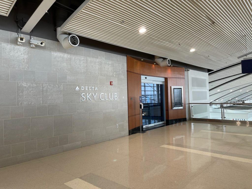 Review: Delta Sky Club Detroit (DTW – A18) - Live and Let's Fly