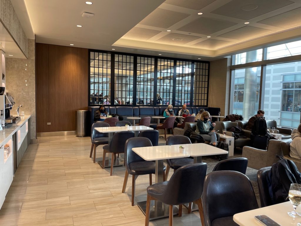 Review: Delta Sky Club Detroit (A43) - Best Lounge in DTW - Live and ...