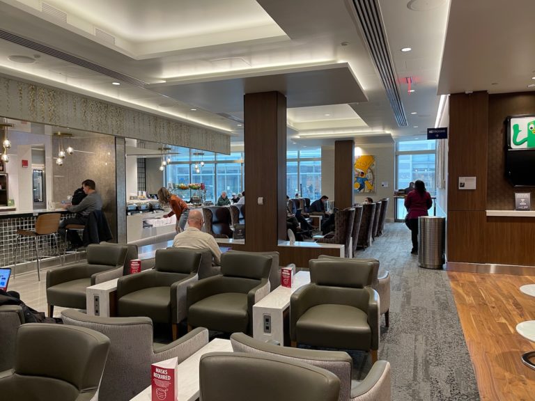 Review: Delta Sky Club Detroit (A43) - Best Lounge in DTW - Live and ...