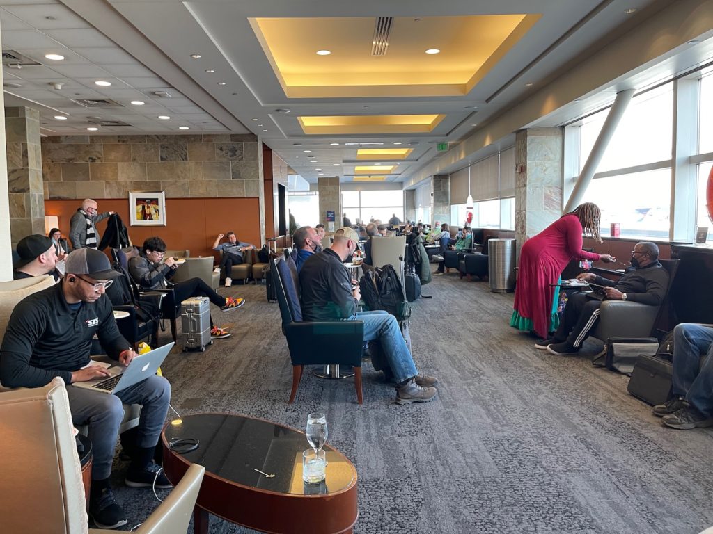 Review: Delta Sky Club Detroit (DTW - C Concourse) - Live and Let's Fly