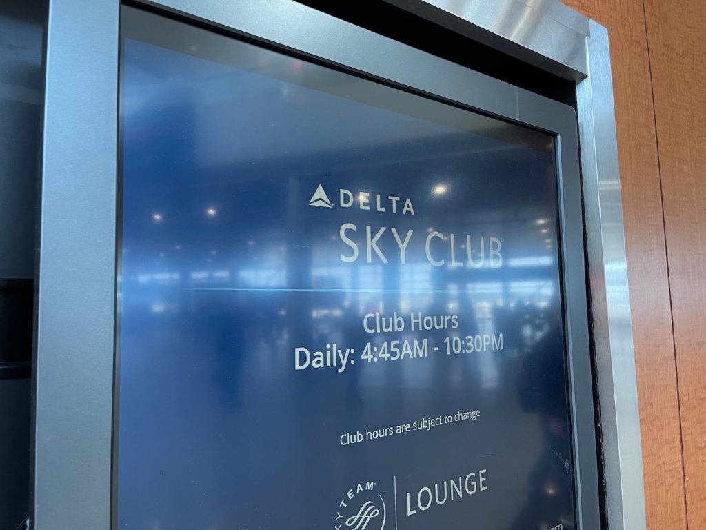Review: Delta Sky Club Detroit (DTW - A38) - Live and Let's Fly