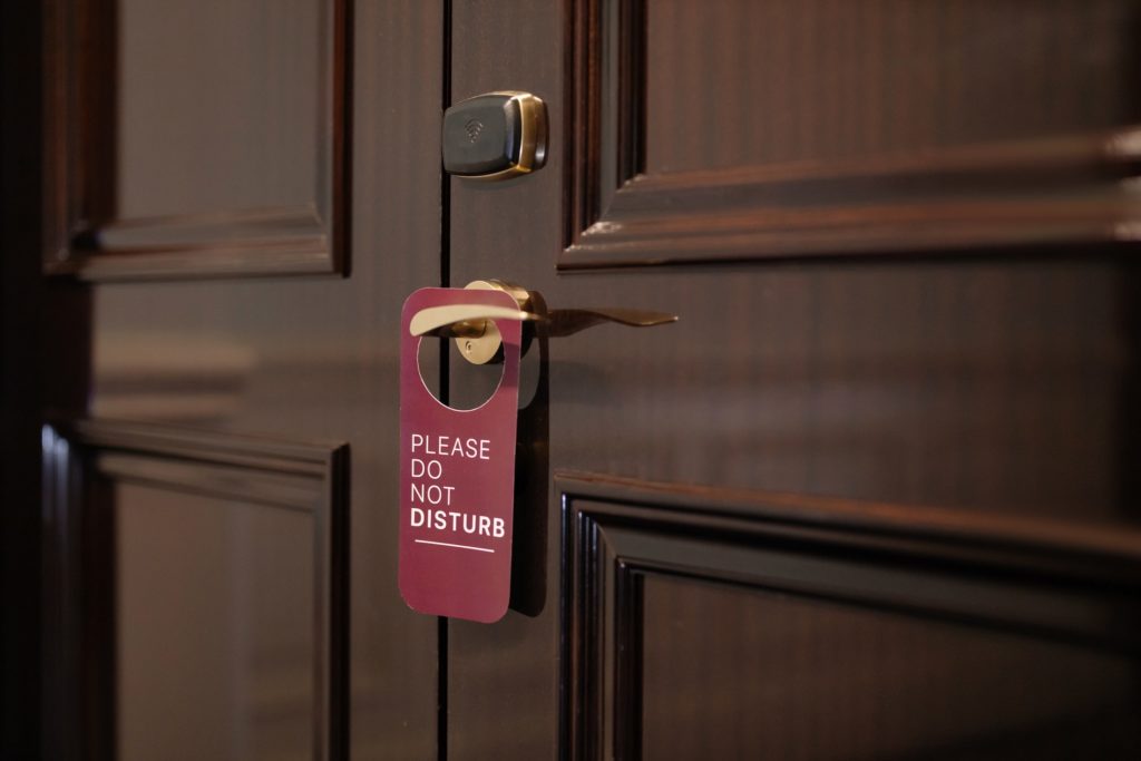 Scam: Fake Housekeeping Staff "Inspect" Your Hotel Room, Loot It ...