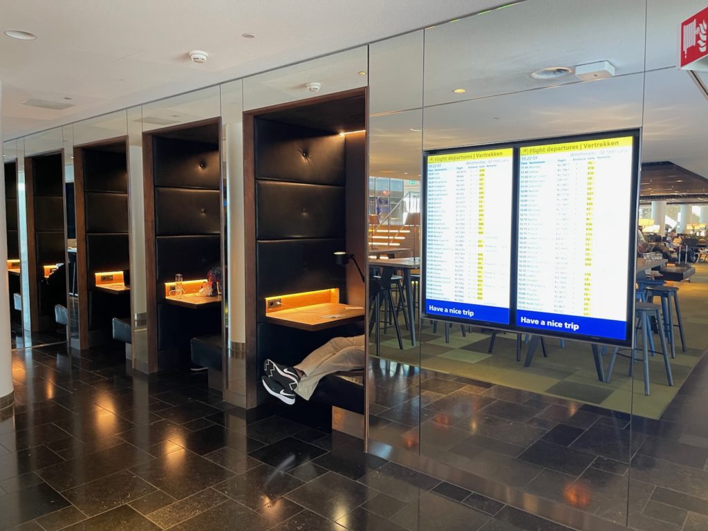 KLM Crown Lounge 52 Amsterdam Review (2025)
