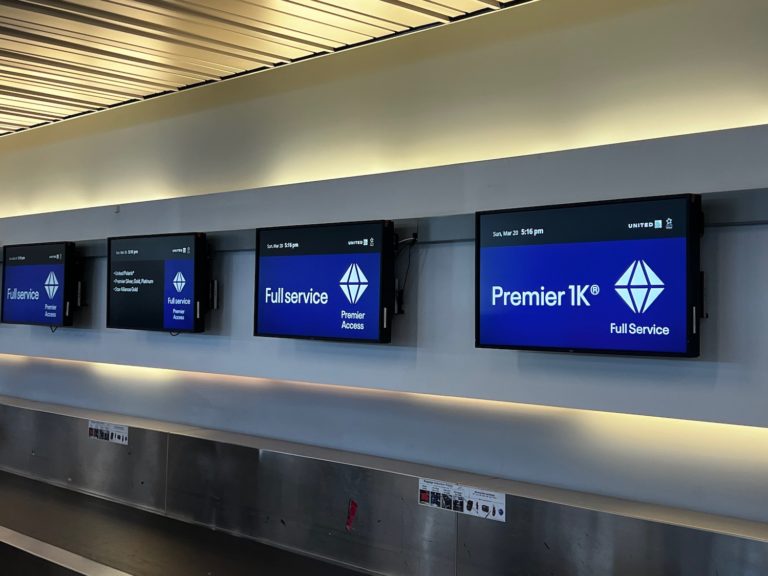 Quirky New United Airlines Signage At SFO - Live and Let's Fly
