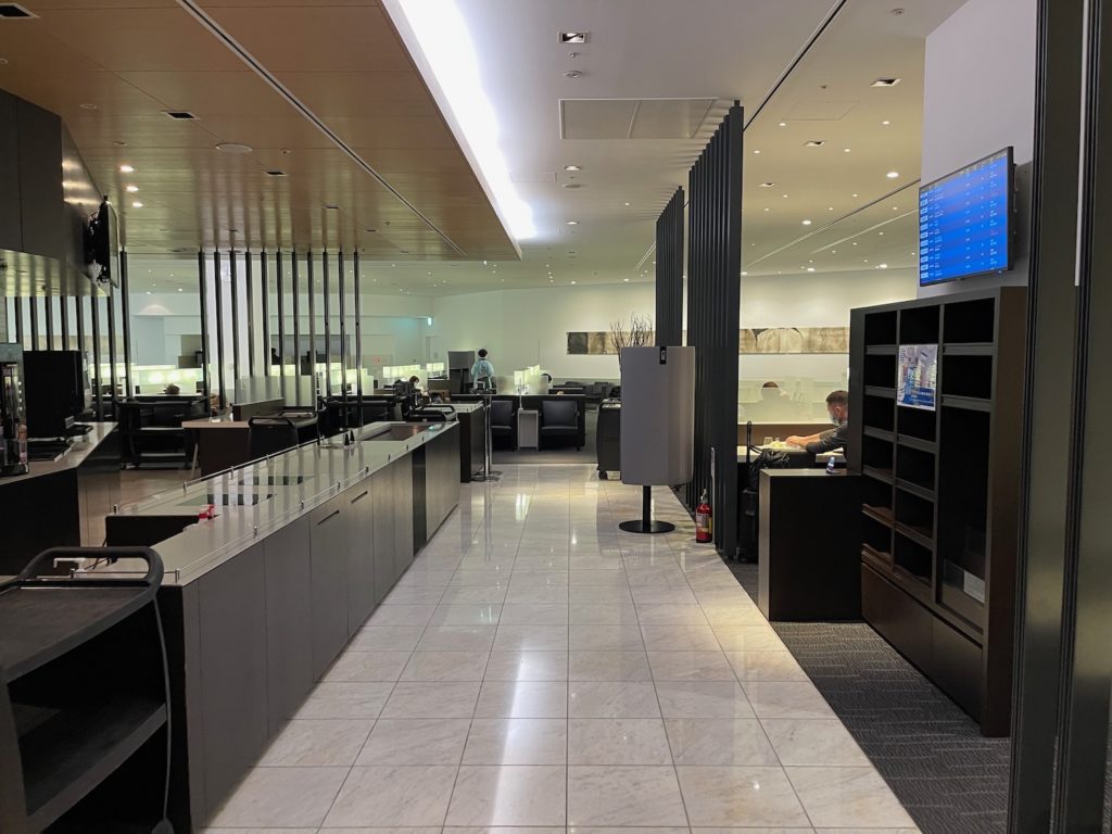 Review: ANA Lounge Tokyo Narita (NRT) - Live and Let's Fly