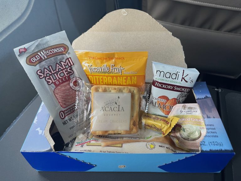 United Airlines Restoring First Class Meals On More Flights - Live and ...