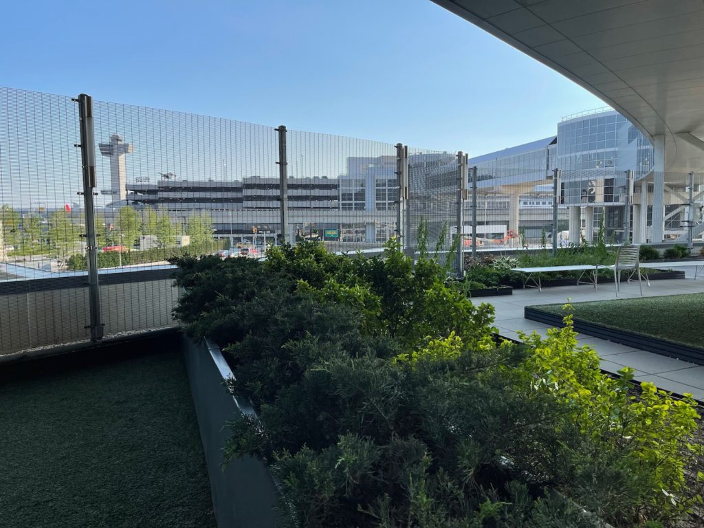 JetBlue's Swanky JFK T5 Rooftop Terrace - Live and Let's Fly