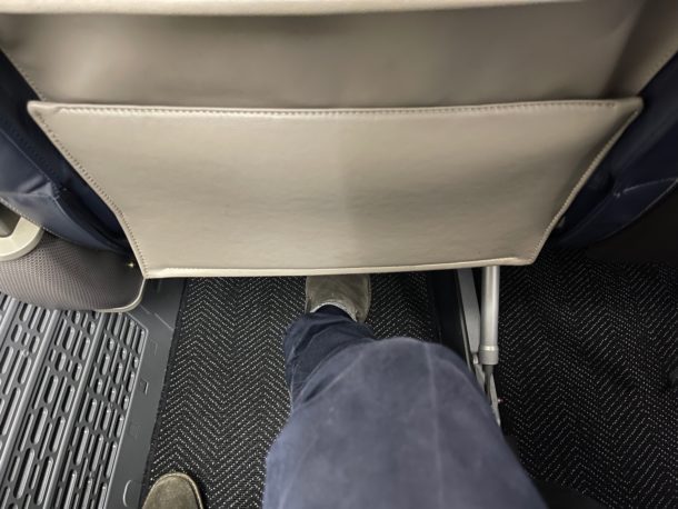 Review: United Airlines 737 MAX 9 First Class - Live and Let's Fly