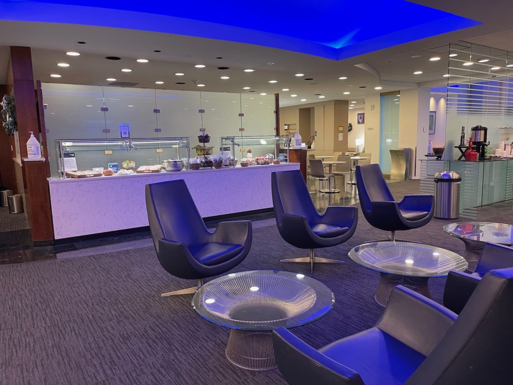 Review: United Club Orlando (MCO) - Live and Let's Fly