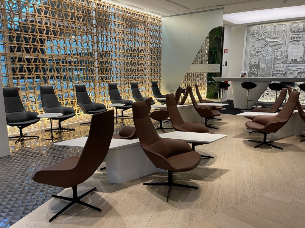 Review: Brussels Airlines "The Loft" Lounge (BRU) - Live and Let's Fly