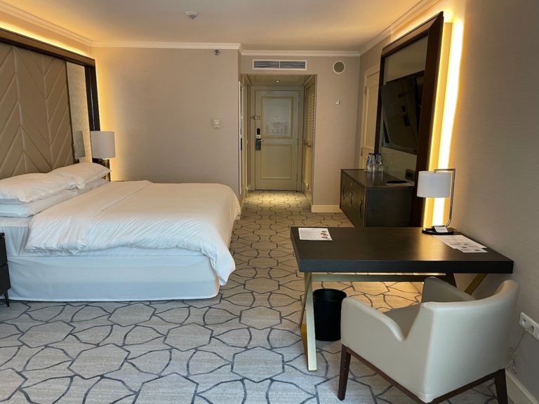 Review: Sheraton Grand Warsaw - Live and Let's Fly