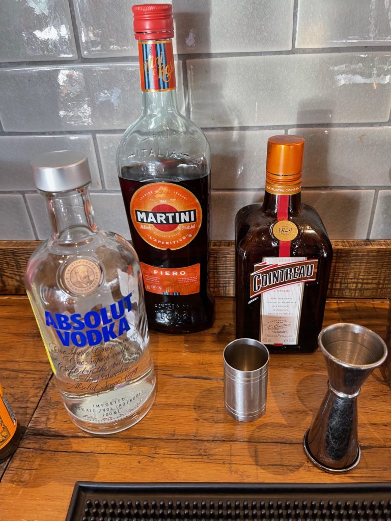 Review: EasyJet Gateway Lounge London Gatwick (LGW) - Live and Let's Fly