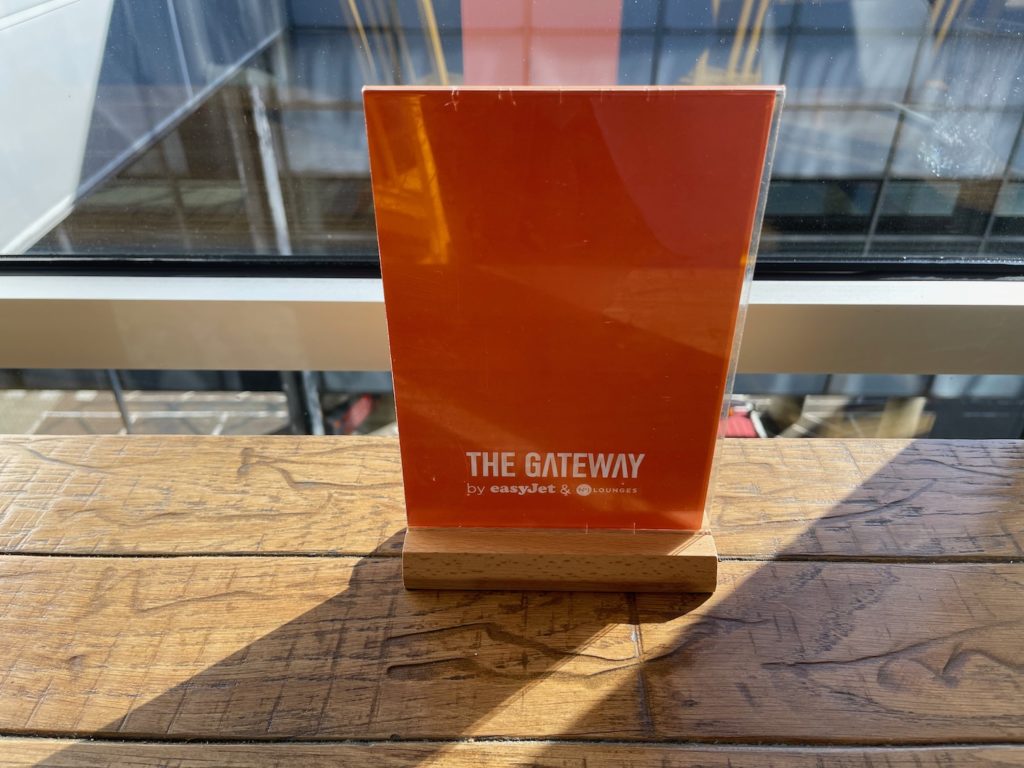 Review: EasyJet Gateway Lounge London Gatwick (LGW) - Live and Let's Fly